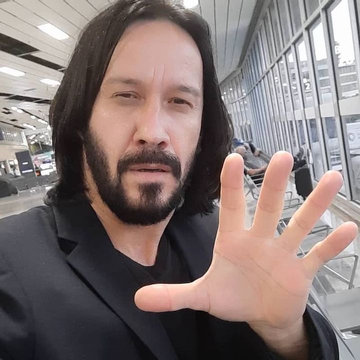 Redditors Share Photos of Random People Looking Like Celebs
