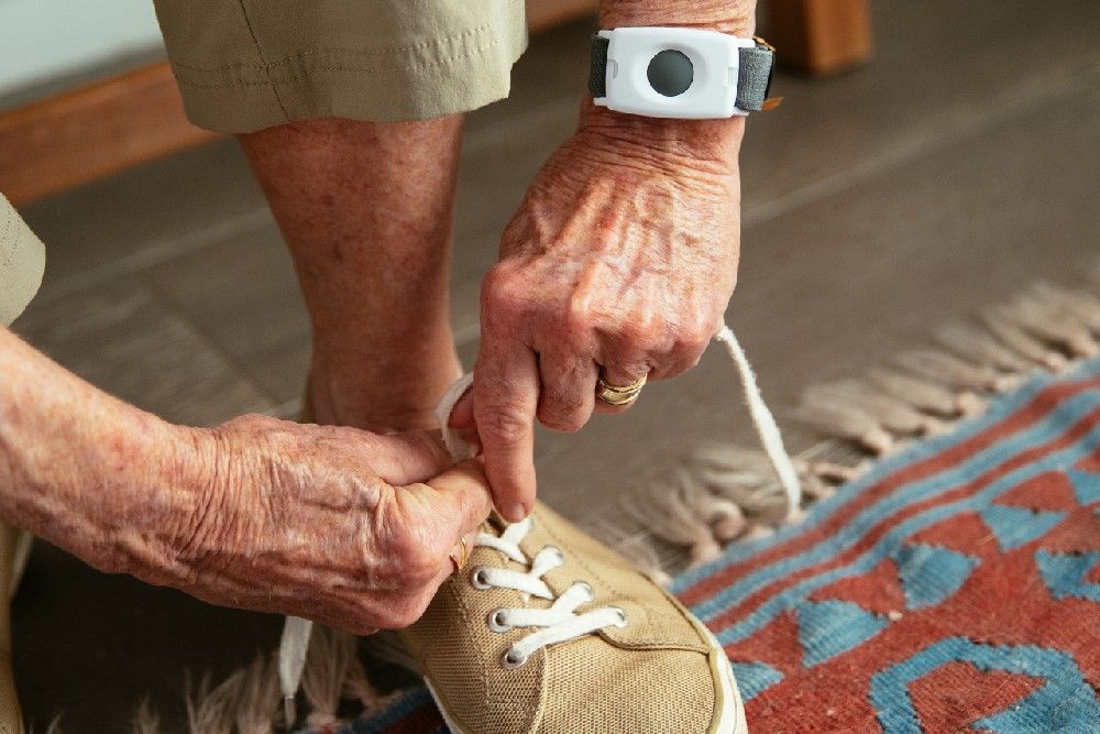 Essential Medical Alert Device for Canadians: Stay Safe