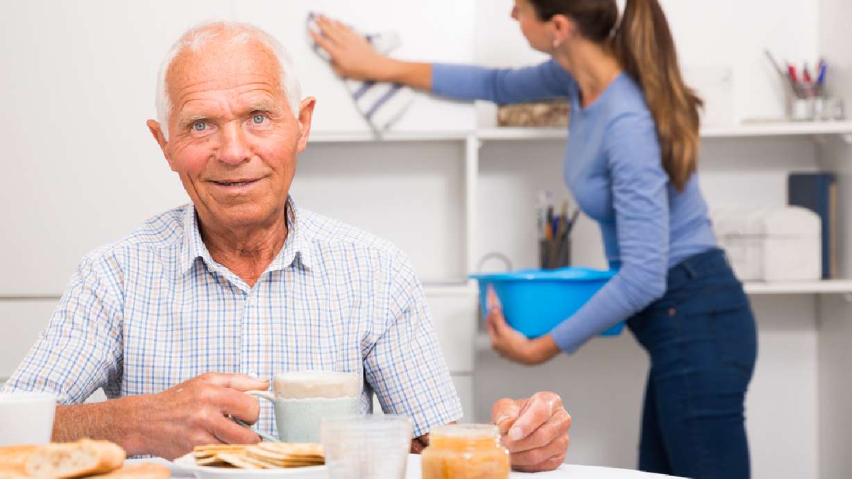Essential Cleaning Helper for Seniors - Discover the Best!